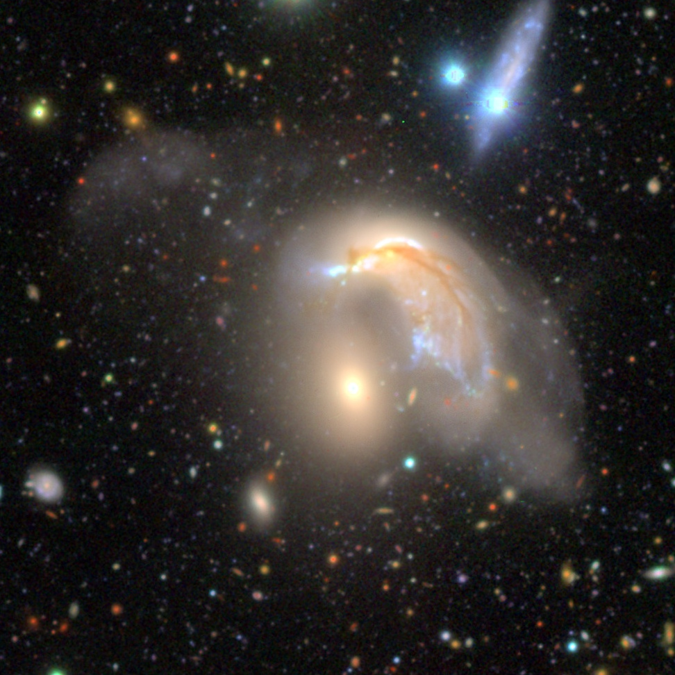 【画像】すばる望遠鏡が撮影した“ペンギンと卵”みたいな相互作用銀河「Arp 142」 2/2 - ライブドアニュース