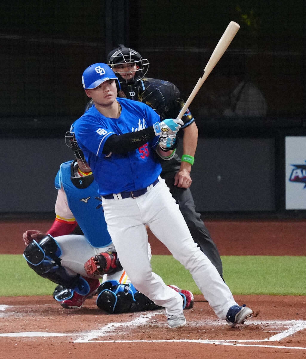 中日・細川「開幕スタメンという形で…」 来年3月28日の古巣DeNA戦に意欲 - ライブドアニュース