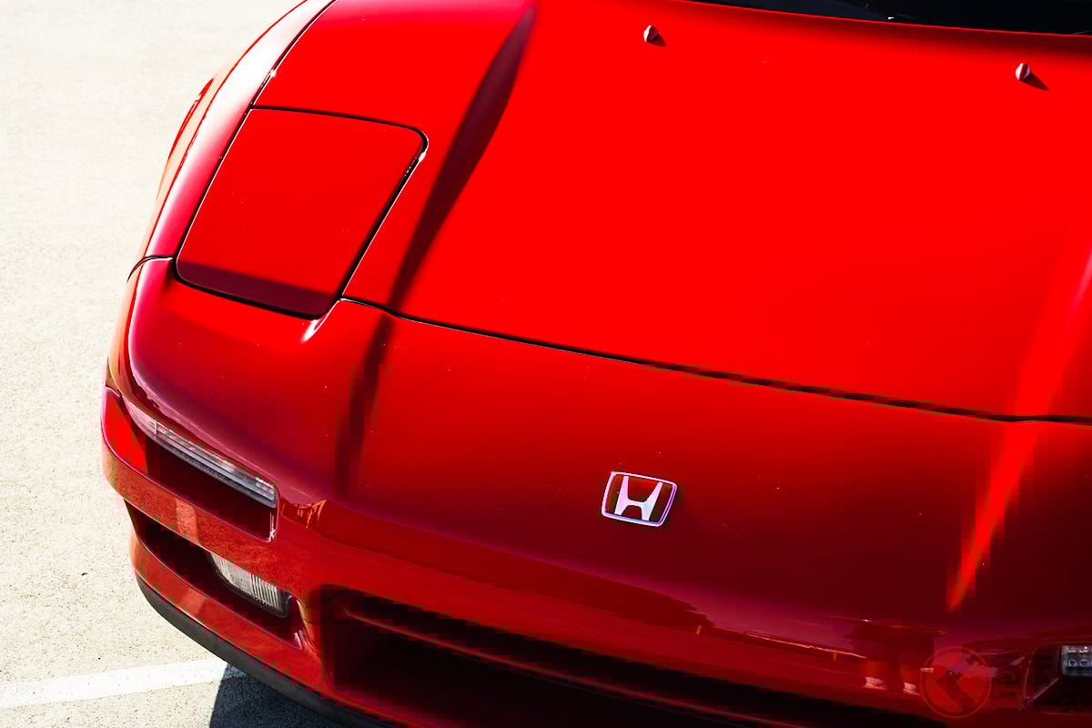 1000万円超え！ ホンダ「“和製スーパーカー” NSX」登場！ 全長4.4mサイズにパカッと開く「リトラライト」×高性能V6ユニット＆5速MT搭載！ 伝説の“34年落ちモデル”が豪で落札 ...