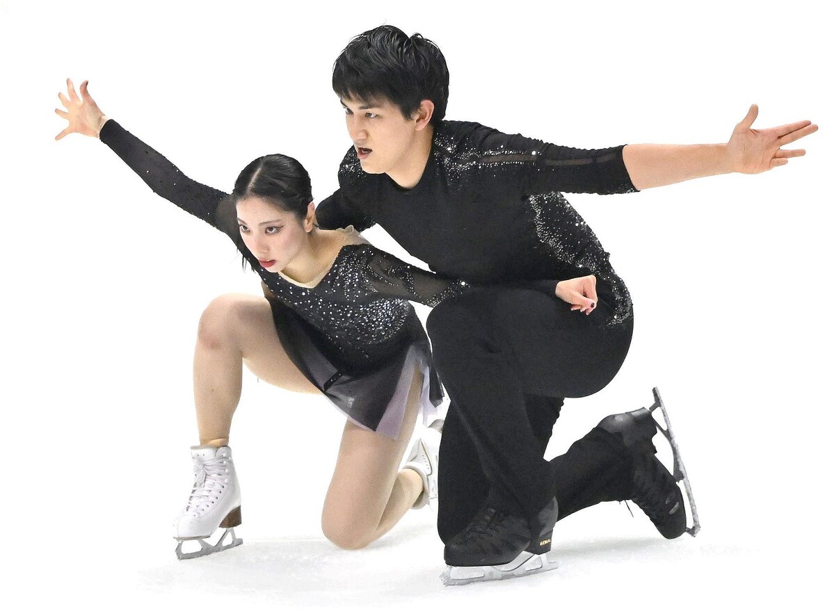 “りくりゅう”ペアが5年ぶり全日本でSP首位発進 74・16点 - ライブドアニュース