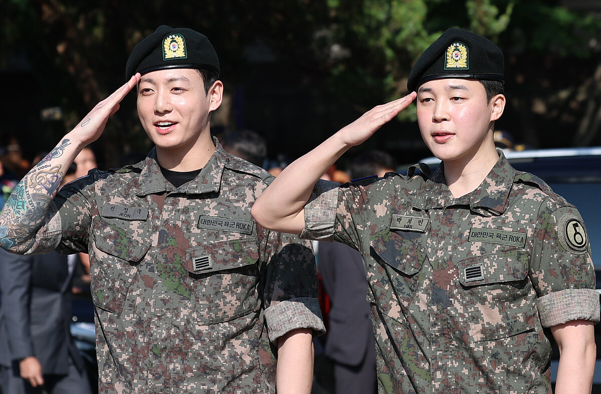 軍生活を終えたBTSメンバーのライブ配信、1580万回再生…社屋にはファン4000人が集まる - ライブドアニュース