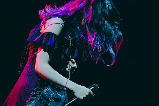 Aimer、7thアルバム『Open α Door』発売をサプライズ発表！ 「残響散歌」「あてもなく」などタイアップ曲も多数収録 ...