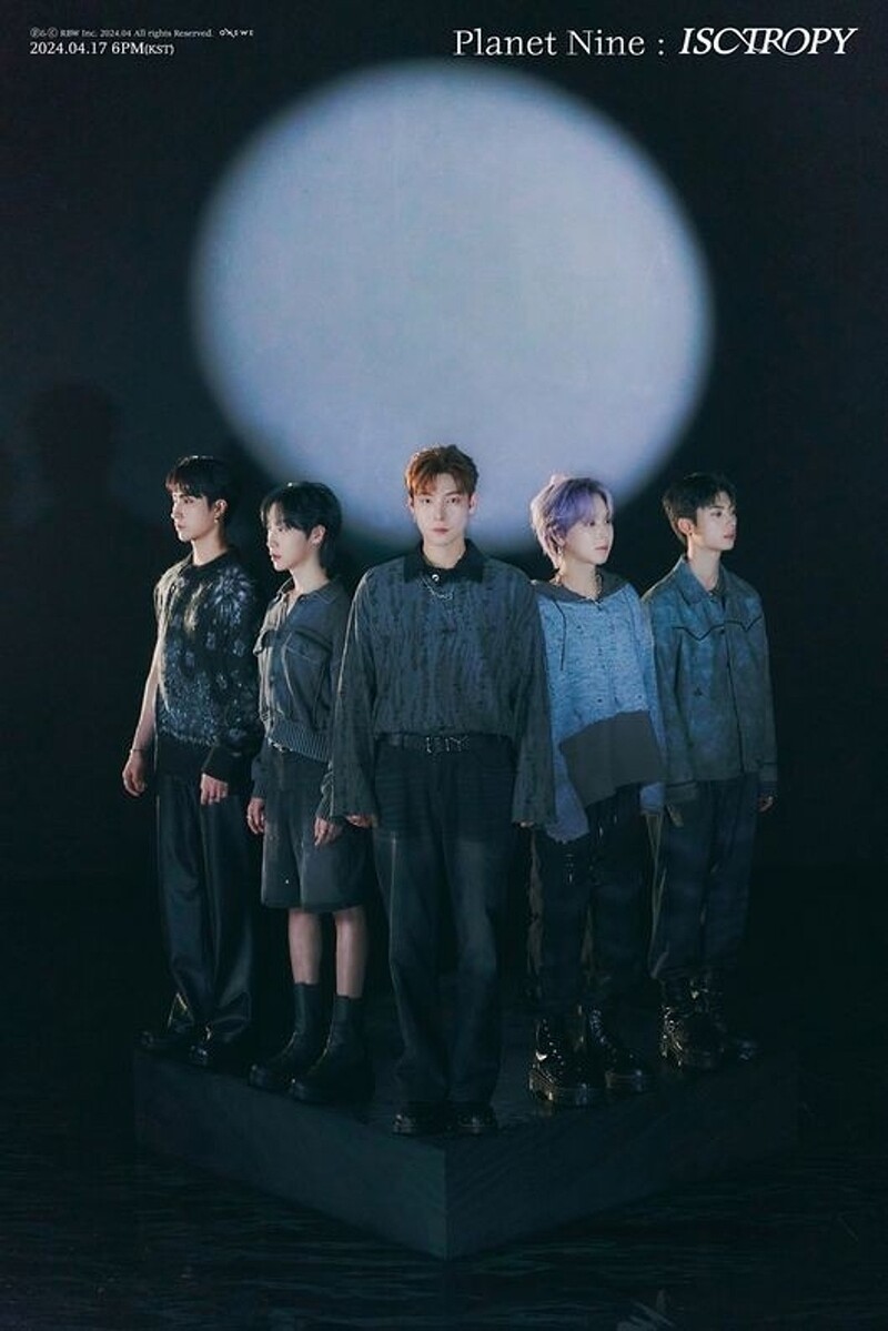 ONEWE、3rdミニアルバム「Planet Nine：ISOTROPY」集合コンセプトフォト第2弾を公開 - ライブドアニュース