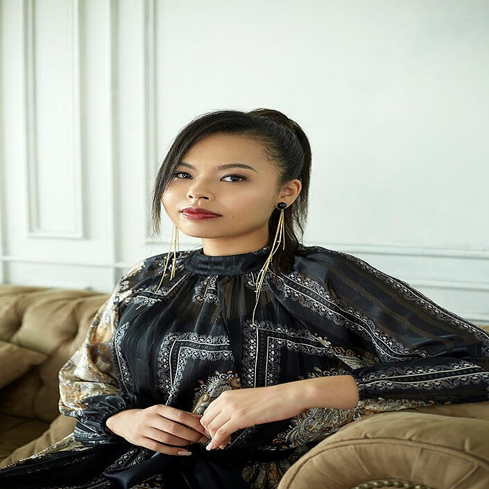 『進撃の巨人』の挿入歌を歌う注目のシンガー・エリアンナ（Eliana）が16年ぶりとなるミニアルバム『Sincerely yours,』を ...