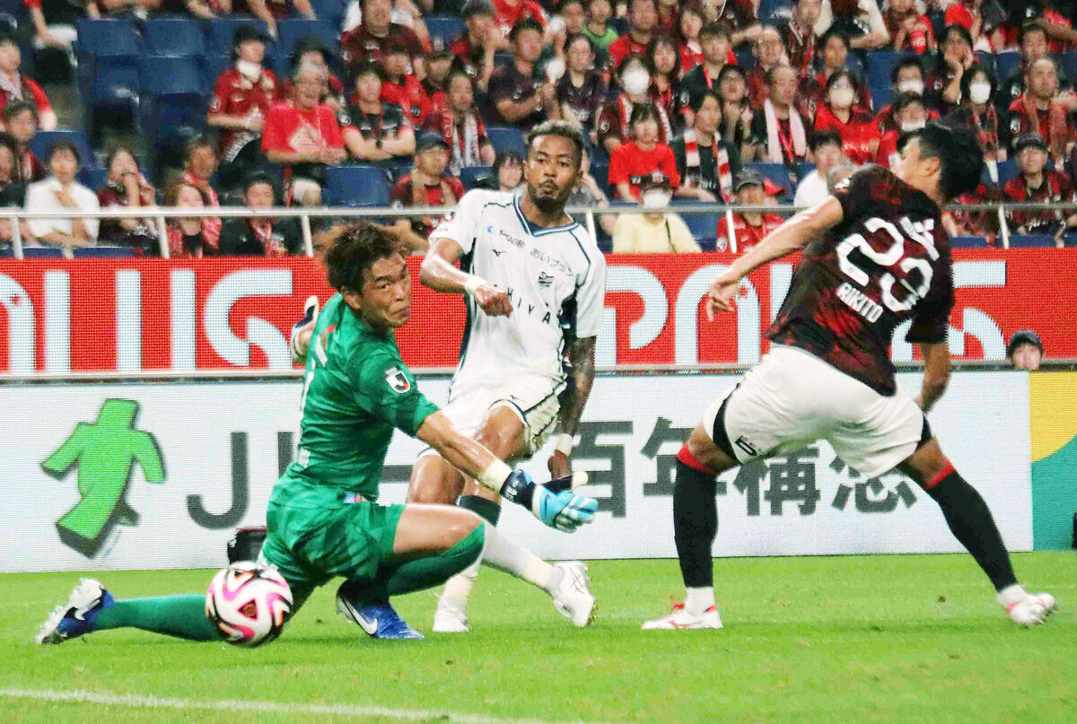 J1札幌が10戦ぶり白星…今季無得点だったFW鈴木武蔵が2発…浦和に終盤猛追されるも逃げ切る - ライブドアニュース
