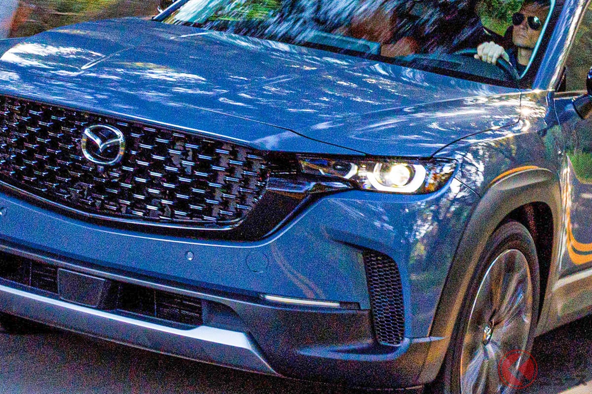 マツダ「新型SUV」発表へ！ エンジンは”トヨタ”製!?な「ハイブリッドモデル」！ 超カッコイイ「CX-50HV」アメリカに登場予定も日本への ...