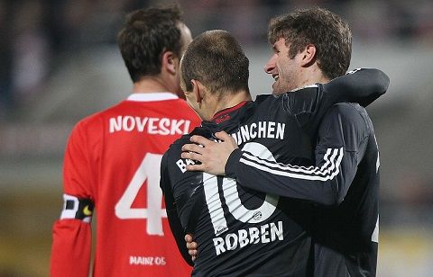 ロッベンが見せたまるで背中に目があるかのようなハイキックパス【ベスト・アシスト】 (2020年11月12日掲載) - ライブドアニュース