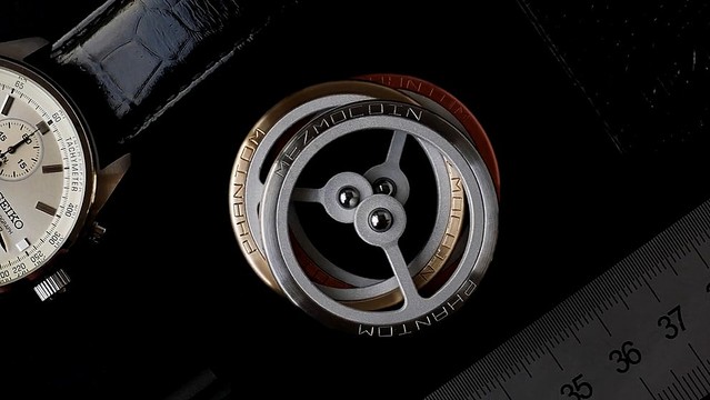 ハンドスピナーの次はこれ!? 卓上おもちゃ「Mezmocoin Phantom」がKickstarterに登場 - ライブドアニュース