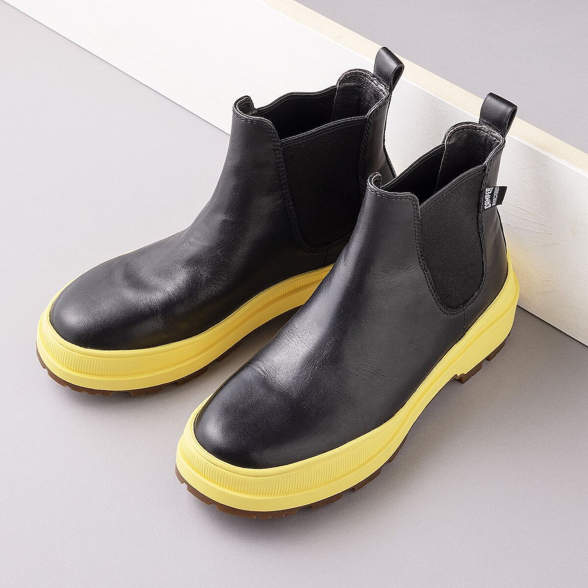 脱・不快感、雨の日も洒落た足元を叶える「防水」シューズ＆スニーカー5選 - ライブドアニュース