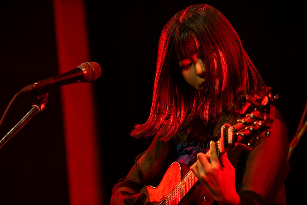 Myukの歌声が指し示す景色、彼女の人生が育んだ音楽を感じるひと時に――ワンマンライブ“Knockin’ On Night Door Vol ...