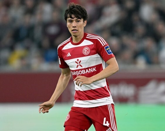 デュッセルドルフ田中碧が鮮烈左足弾＆ピンポイントクロスで1G1A！ 5発圧勝の日本人対決で躍動！「ナイスディフェンスからゴールに突き刺す」 - ライブドアニュース