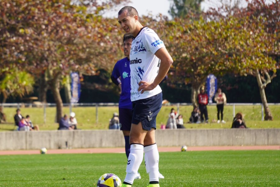 敵ベンチがどよめき「うま」 サイド本職助っ人が1トップ起用で新境地、堂々1G1A (2025年1月21日掲載) - ライブドアニュース