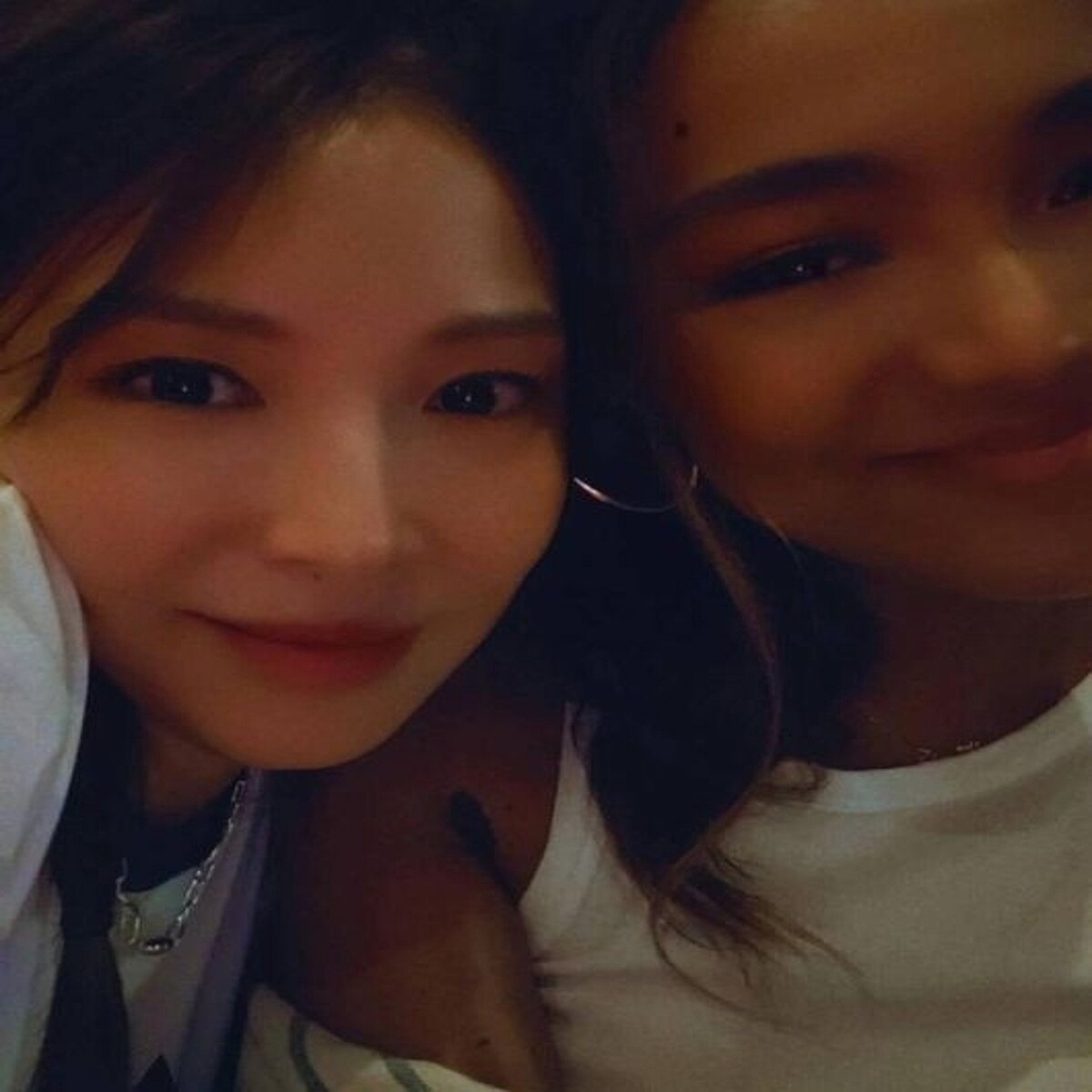 BoA、親友のCrystal Kayとの密着ショットを公開「15歳からのベストフレンド」 (2022年6月4日掲載) - ライブドアニュース