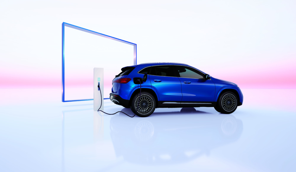 バッテリー変更で一充電走行距離591kmへ メルセデス・ベンツEQA 250+ 外部給電器としても利用可能 - ライブドアニュース