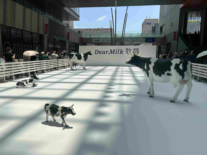 明治 都心に1日限定「Dear Milk牧場」 “乳製品のみ”の味わいを体験提案 (2025年7月11日掲載) - ライブドアニュース