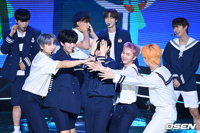 【画像】【PHOTO】fromis_9＆BTOB ミンヒョク＆XGら「THE SHOW」の生放送に参加 8/18 - ライブドアニュース