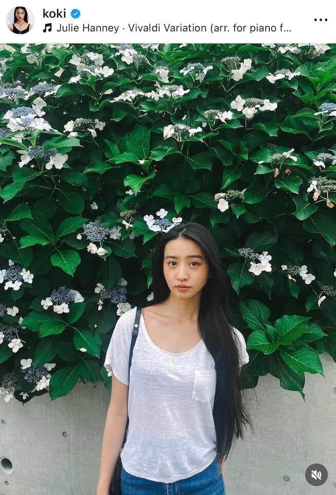 キムタク＆静香の次女Koki，愛犬抱きしめ密着2ショ...最高の笑顔で 赤いタンクトップで夏らしさ全開 - ライブドアニュース