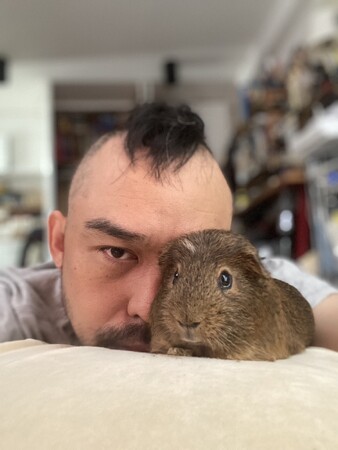 【画像】アーティスト・我喜屋位瑳務のドローイング画集『guinea mate』出版記念ドローイング画展を開催＆オリジナルグッズ販売！ 3/20 - ライブドアニュース