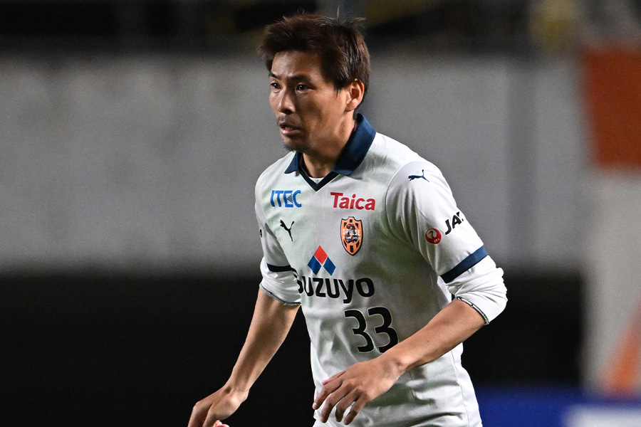 「J2が退屈だと言われたらこれを見せろ！」 元日本代表MF、衝撃軌道の“20mミドル弾”に再脚光「欧州クラス」 - ライブドアニュース