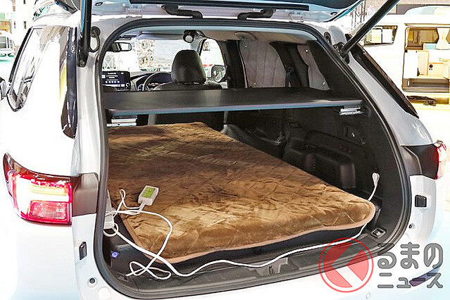 精悍顔SUVで「車中泊」の意外性！ 屋根「パカッ」で4名が「ぬくぬく」就寝も!? テント付きアウトランダー「 E：POP」公開 - ライブドアニュース
