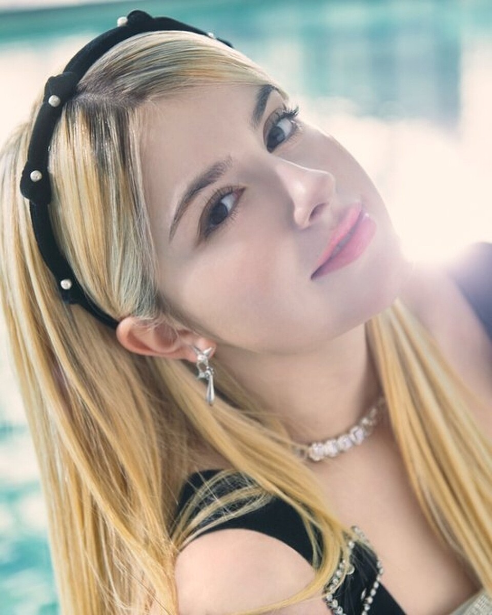 JYPの新人ガールズグループVCHAのKG＆ケイリー、1stシングル「Girls of the Year」個人予告イメージを公開 - ライブドアニュース