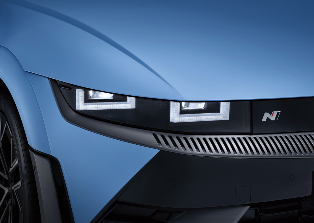 速い＆快感！ 世界をシビレさせる電動スポーツカー 10選 運転が楽しいEVはどれ？ - ライブドアニュース