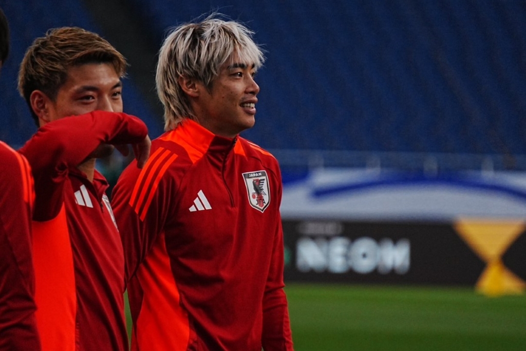 日本代表のイナズマ、FW伊東純也！Qoly編集部が代表練習取材で撮影したスピードスターの写真を公開 - ライブドアニュース