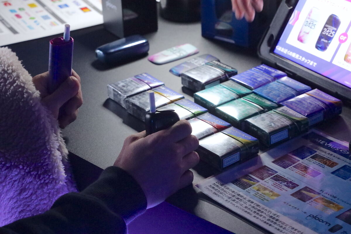 「COUNTDOWN JAPAN」に愛煙家たちのオアシスが出現! 特設喫煙ブース「Ploom LOUNGE」に潜入してみた - ライブドアニュース