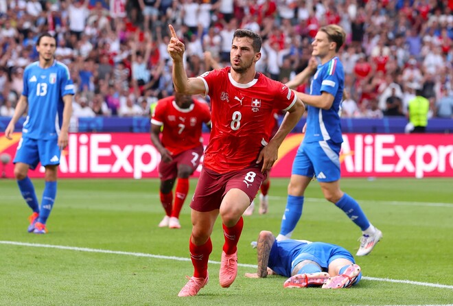 スイスがイタリアを31年ぶりに撃破！ バルガスが1G1A、2－0で8強入り！ 前回王者はまさかの完敗【EURO】 (2024年6月30日掲載) - ライブドアニュース