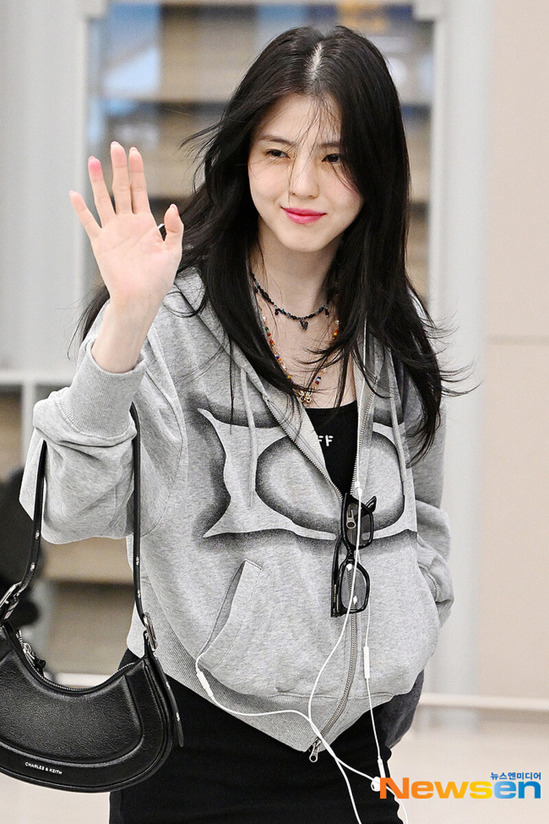 【PHOTO】ハン・ソヒ、ファッションウィークを終えてフランスから帰国（動画あり） - ライブドアニュース