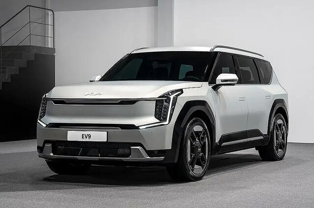 韓国キア 7人乗りの大型SUV「EV9」公開 違和感デザインは意図的なもの - ライブドアニュース
