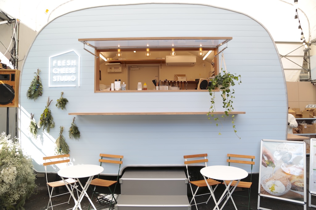 できたてのフレッシュチーズで作る“ブッラータボウル”が表参道にやってきた！（東京・表参道） - ライブドアニュース