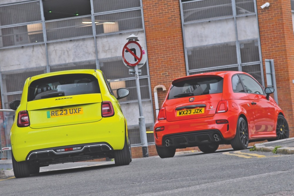 先代「695」と乗り比べ アバルト500e 長期テスト（5） 魅力はそのまま 未来感が凄い！ - ライブドアニュース