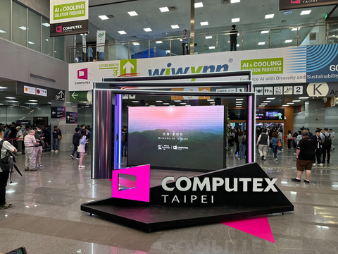 【画像】日本未発売のゲーミングチューナーレスTVも！ 「COMPUTEX TAIPEI 2024」BenQブースレポート会場には奇抜なPCやガジェットが盛りだくさん 2/19 - ライブドアニュース