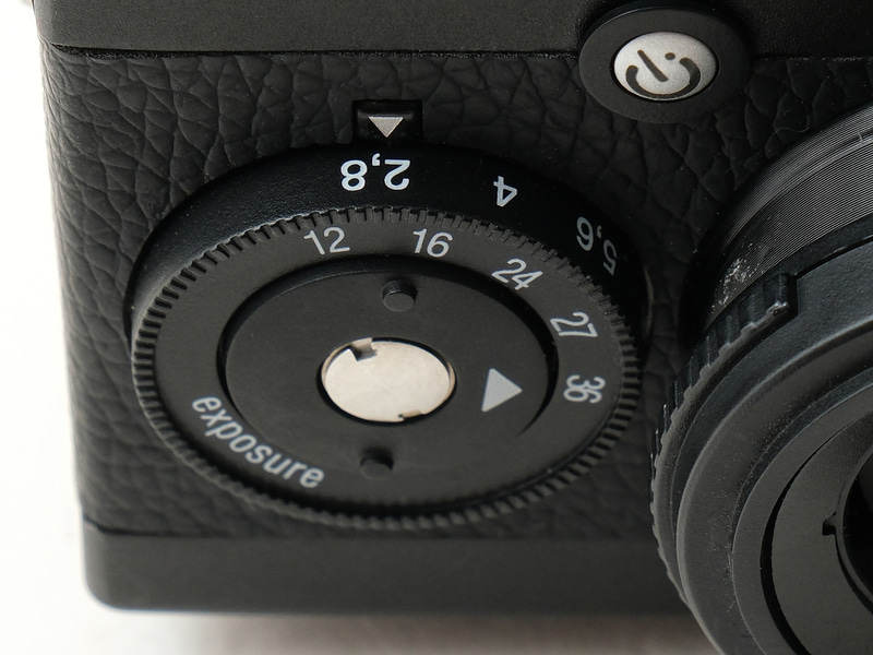 新製品レビュー：AF・AE搭載で生まれ変わった高級フィルムコンパクト「Rollei 35AF」 - ライブドアニュース