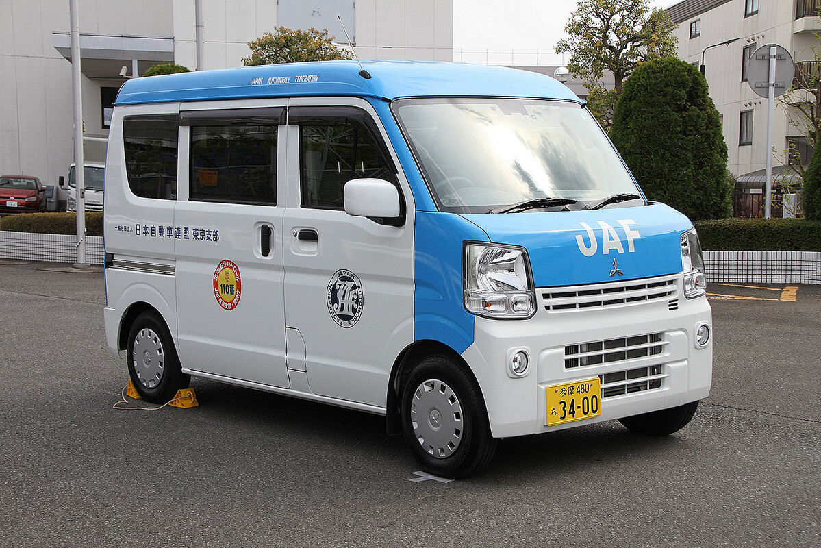 レッカー車だけじゃ助けられない！ JAFのサービスカーがじつに多彩だった - ライブドアニュース