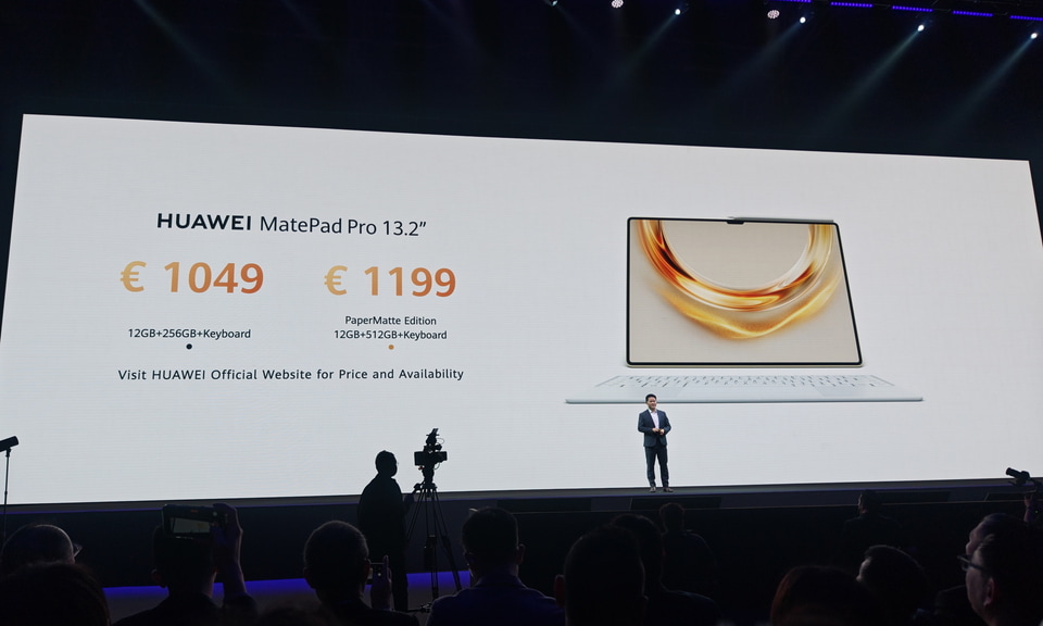 【画像】[法林岳之の「週刊モバイルCATCH UP」]「HUAWEI Innovative Product Launch」、新しい時代を ...