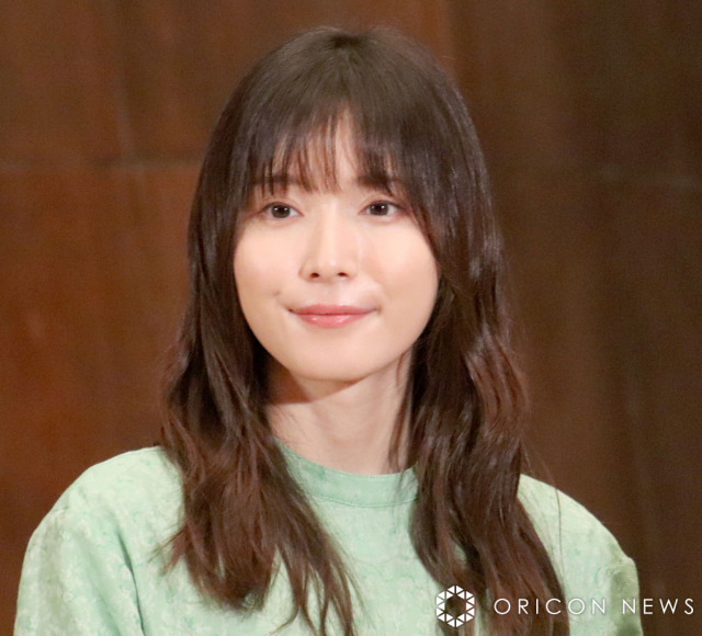 松岡茉優『ENGEIグランドスラム』10周年に感慨 黒ドレス姿の近影に反響「ドキドキ」「雰囲気変わった気が…」 (2025年8月4日掲載) - ライブドアニュース