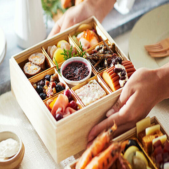 早くもおせち商戦開幕!? 人気惣菜店「RF1」のおせちは野菜たっぷり＆25種詰め合わせでごちそう感が凄い!!! (2022年9月29日掲載) - ライブドアニュース