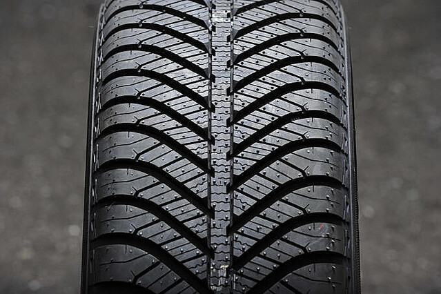 じつはほかのパターンのほうが有利！ それでもメーカー問わずオールシーズンタイヤが「V字シェイプ」なワケ - ライブドアニュース