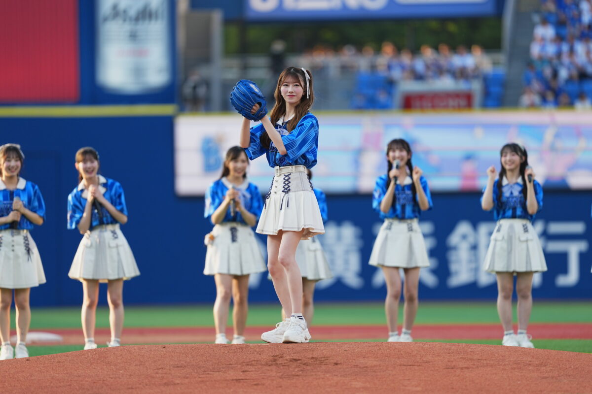 【DeNA】試合前セレモ二アルピッチにAKB48の千葉恵里さんが登場！ - ライブドアニュース