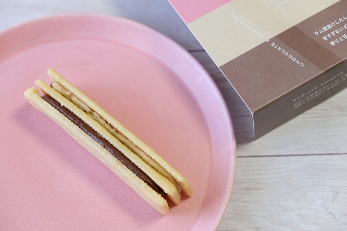 現役旅ライターが選ぶ東京駅みやげ 第4回 【東京駅限定】あまみカオリ研究所のバターサンド「KASA-NETA」 - 2種のクリームとサブレのマリアージュが絶妙 - ライブドアニュース