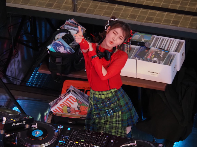 おかゆ、DJ OKAYUとして歌舞伎町で80～90年代J-POPプレイ - ライブドアニュース