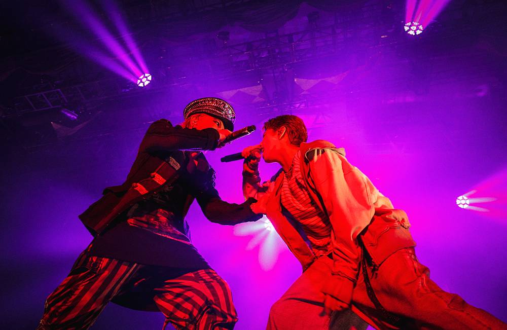 HYDE、幕張メッセで2デイズ公演 サプライズでマイファスHiroが参戦 - ライブドアニュース