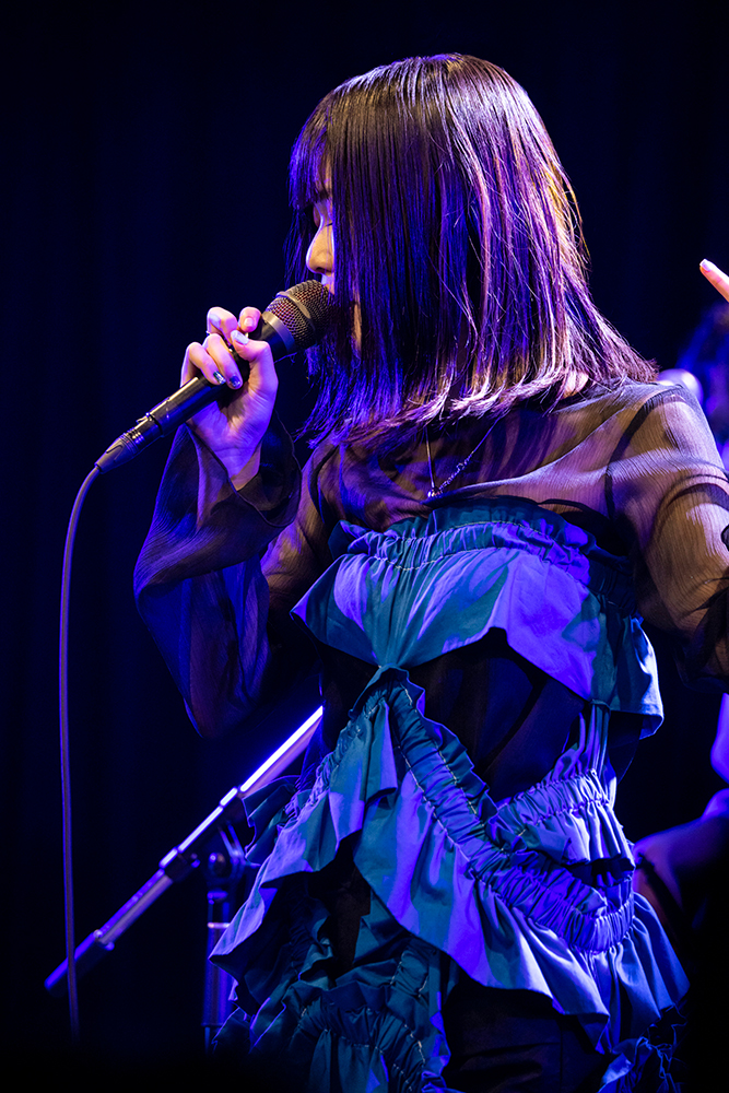 Myukの歌声が指し示す景色、彼女の人生が育んだ音楽を感じるひと時に――ワンマンライブ“Knockin’ On Night Door Vol ...