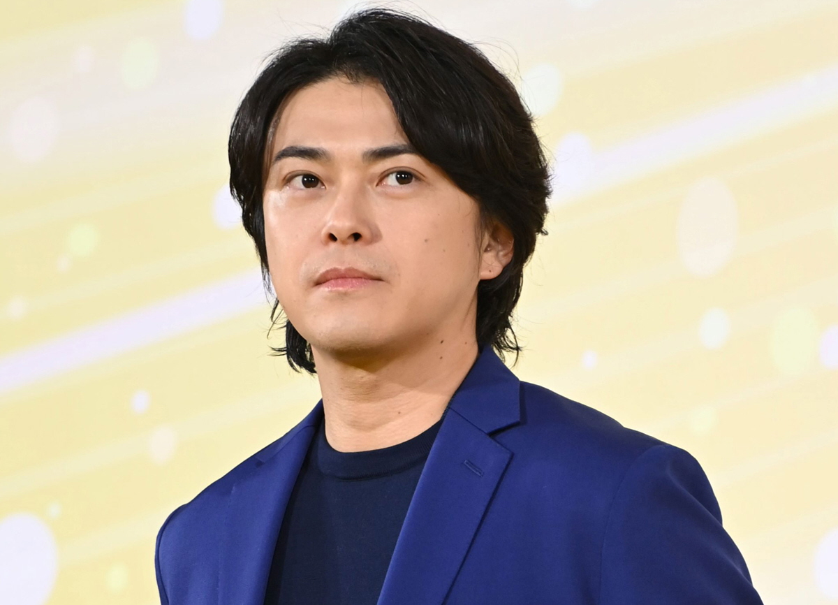 勝地涼、元妻・前田敦子のAKBのMVに「なんかきますよね、そりゃあ」からの謎の口パク (2025年4月11日掲載) - ライブドアニュース