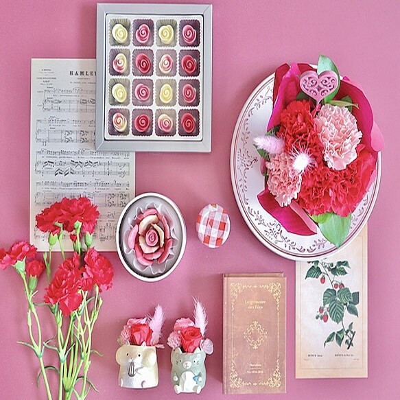 「MESSAGE de ROSE BY KARENDO」母の日ギフトに注目。お花屋さんが作るチョコレートを贈ろう (2024年5月7日掲載) - ライブドアニュース