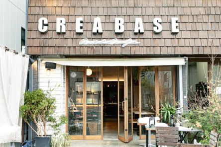 【おとなのソロ部】絵が苦手でも大丈夫！「CREA BASE 押上（スカイツリー前）店」で私だけのたらし込みアート作り (2024年3月8日掲載) - ライブドアニュース