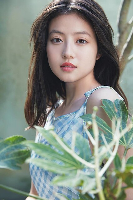 今田美桜、かわいさと美しさを兼ね備えた自然体な8P 『FRIDAY』表紙・巻頭 - ライブドアニュース