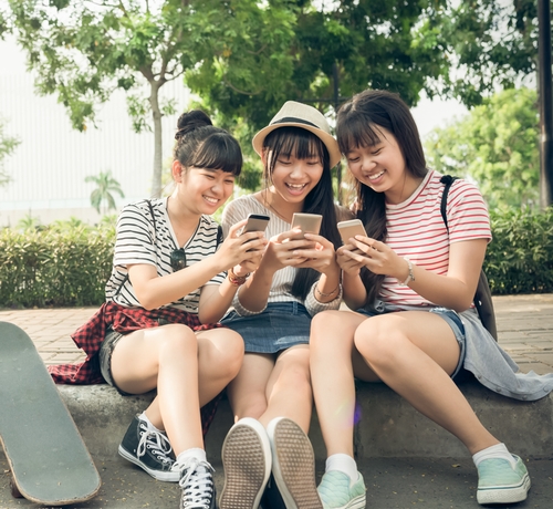 イマドキ女子小学生“好きな有名人”1位はSnow Man・目黒蓮、JS研究所が調査 - ライブドアニュース